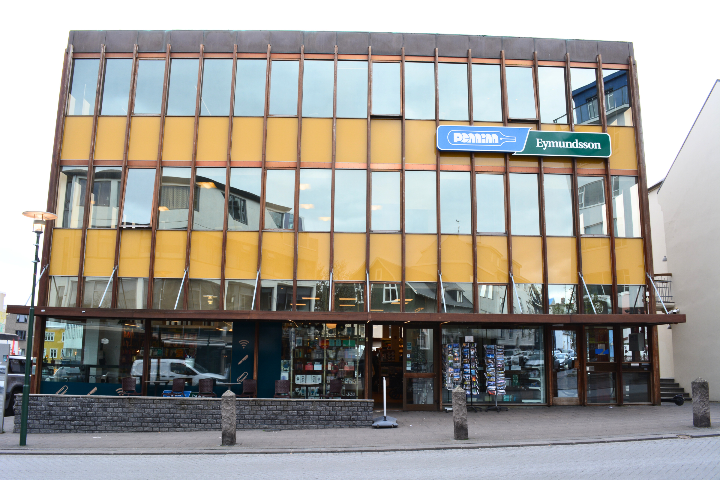 Penninn Eymundsson Stores